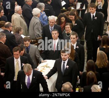 The family of U.S. diplomat Anne T. Smedinghoff, parents Tom and Mary ...