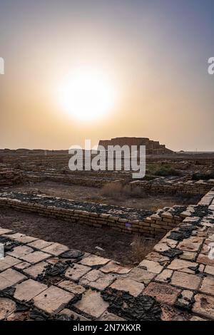Ziggurat at sunset, ancient city of Ur, Ahwar of southern Iraq, Unesco ...