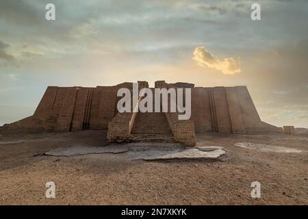Ziggurat, ancient city of Ur, Ahwar of southern Iraq, Unesco site, Iraq ...