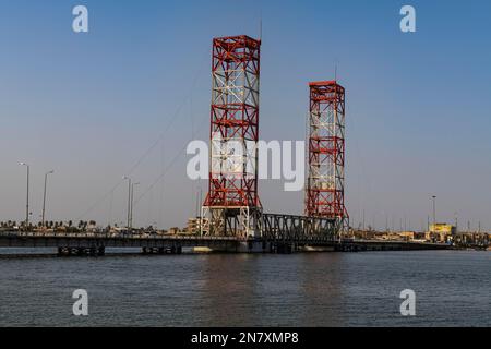 Bridge spanning over the Arvand Rood, Shatt Al-Arab, Basra, Iraq Stock ...