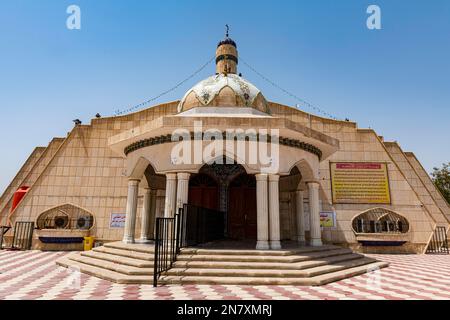 Imam Ali Mosque, one of the oldest mosques in the world, Basra, Iraq ...