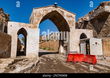 Bridge below Kirkuk citadel, Kirkuk, Iraq Stock Photo - Alamy