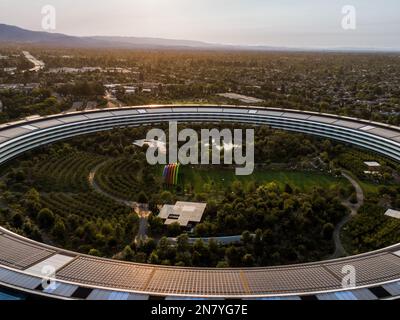 Aerial view of Apple Park, Cupertino, California, USA Stock Photo - Alamy
