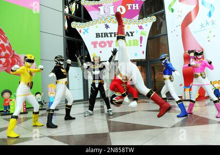 The Power Rangers Megaforce POWER up the American International Toy ...