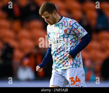 Jordan Thorniley #34 of Blackpool ahead of kick off Stock Photo - Alamy