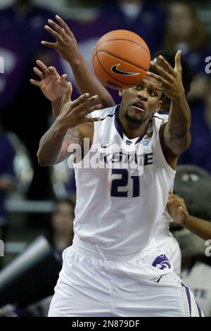 Kansas State forward Jordan Henriquez (21) dunks the ball during the ...