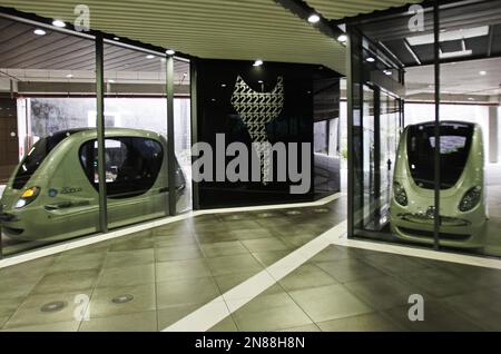 Driverless PRT Personal Rapid Transport Pod cars at Masdar City ...