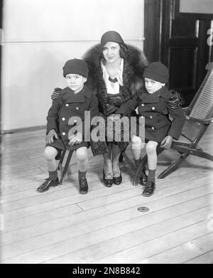 Charlie Chaplin Mother