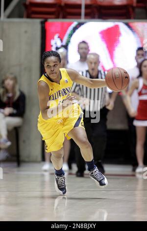 California guard Brittany Boyd (15) goes to the basket against George ...
