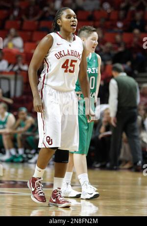 Oklahoma guard Jasmine Hartman (45) drives during the first half of an ...