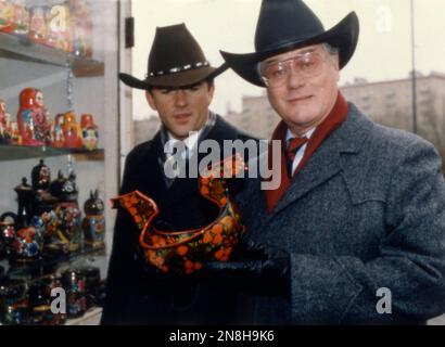 DALLAS PATRICK DUFFY AS BOBBY EWING SHOWER SCENE Stock Photo - Alamy