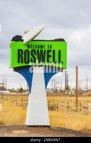 Roswell UFO Welcome sign at the city limits on Highway 285, Roswell ...
