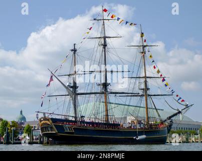 The HMS Bounty replica ship moored on the Campbell's Cove jetty on ...