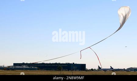 The capsule and attached helium balloon carrying Felix Baumgartner ...
