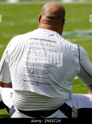 Baltimore Ravens nose tackle Ma'ake Kemoeatu (96) celebrates after ...