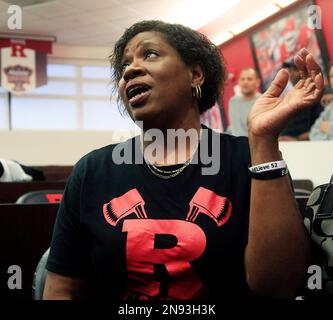 Paralyzed Rutgers football player Eric LeGrand poses backstage with the ...
