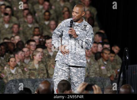 The 1st Armored Division commanding general, Maj. Gen. James P ...