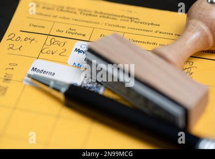 2021-06-25 Hamburg, Germany: International Certificate of Vaccination ...