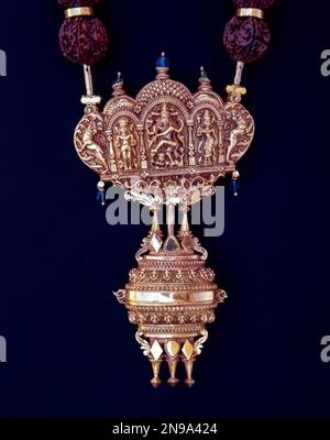 Nattukottai chettiars traditional Jewellery called Gowri Sangam, neck ...