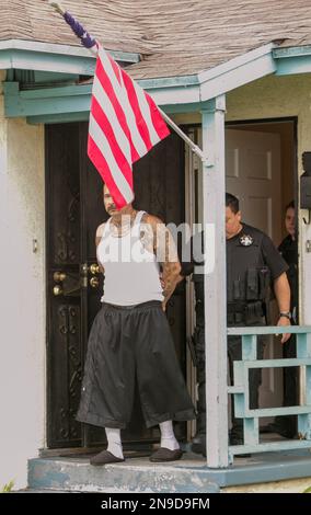 Parole and Special Service Unit agents from the California Department ...