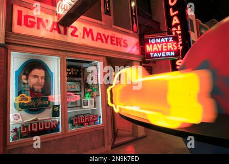 Earl Scheib car painting sign in Los Angeles, Ca, circa 1980s Stock ...