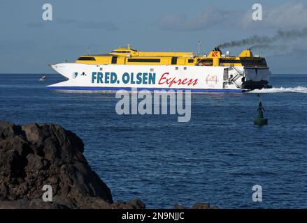 Catamaran ferry the Bencomo Express of Fred Olsen Express leaving Los ...