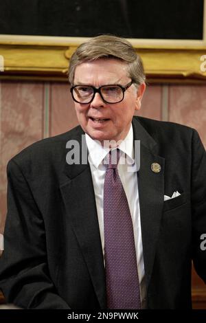 Ohio House Speaker William Batchelder (R-Medina) answers questions ...