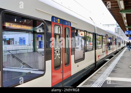 Interregio train at Aigle railway station, January 2023 Stock Photo - Alamy