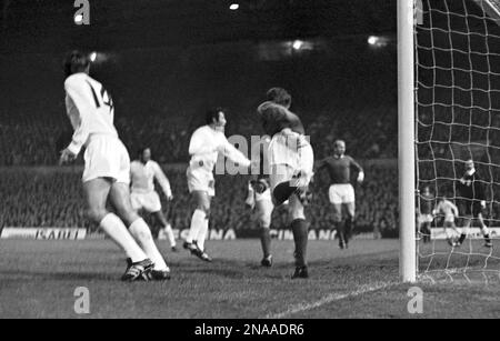 Alex Stepney, Manchester United and England goalkeeper Stock Photo - Alamy