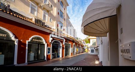 Designer shops in Capri, Italy Stock Photo - Alamy