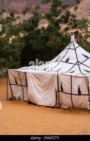 Tents in the sand desert, jaimas Stock Photo - Alamy