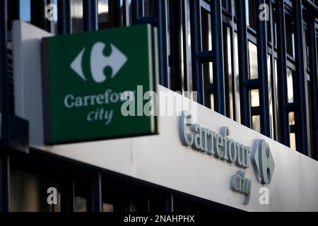 illustration Carrefour logo in Paris, France on February 13, 2023 ...