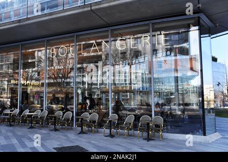 Boulangerie Merci Jérôme - Porte de Clichy - Paris - France Stock Photo ...