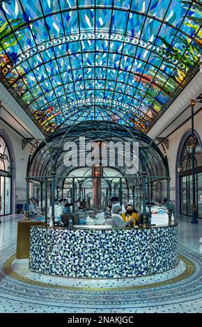 Fish market, Mina District, Old Doha Port, Qatar Stock Photo - Alamy