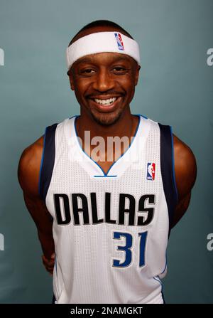 Dallas Mavericks' Jason Terry (31) and Delonte West (13) during an NBA ...