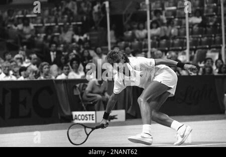 Sweden’s Mats Wilander returns a shot to opponent Tim Mayotte in New ...