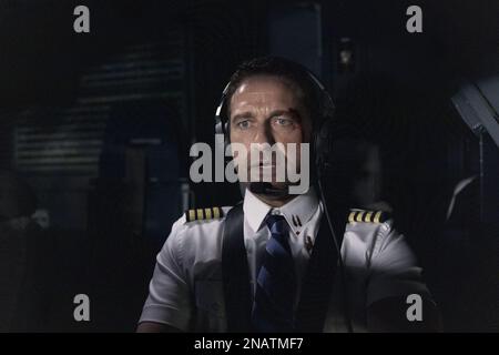 Plane film 2023 Gerard Butler Stock Photo - Alamy