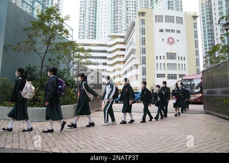 Cross-border students return to Shun Tak Fraternal Association Yung Yau ...