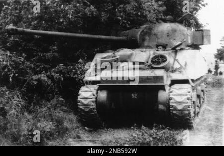 TANK VERSUS GUN Stock Photo - Alamy