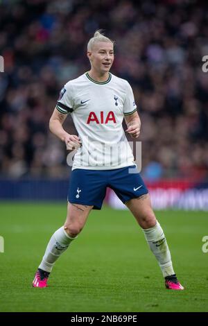 LONDON, ENGLAND - FEBRUARY 12: Bethany England of Tottenham Hotspur ...