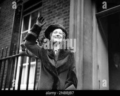 Anne Chamberlain, wife of Prime Minister Neville Chamberlain, visits ...