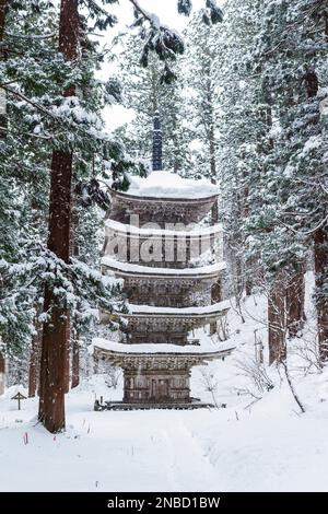 Dewa Sanzan - Hagurosan(Mt.Haguro), 5-storied pagoda, national treasure ...