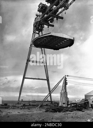 Construction of gantry crane for nuclear power plant Stock Photo - Alamy