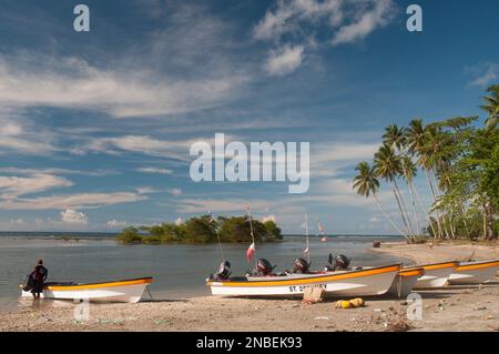Beach at Namatanai, New Ireland, Papua New Guinea. Speedboats from here ...