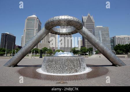 DODGE FOUNTAIN HART PLAZA (©ISAMU NOGUCHI 1978) DOWNTOWN DETROIT ...