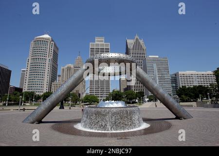 DODGE FOUNTAIN HART PLAZA (©ISAMU NOGUCHI 1978) DOWNTOWN DETROIT ...