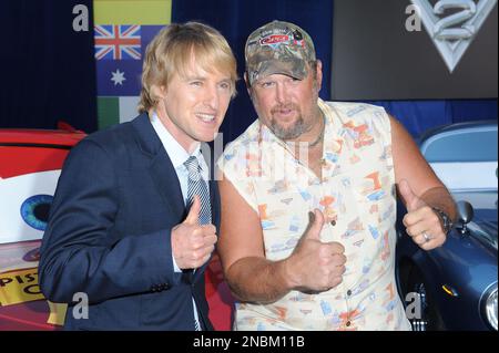 Owen Wilson, at left, and Larry The Cable Guy arrives at the world ...