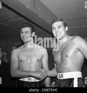 Boxing - Heavyweight - Billy Walker v Johnny Prescott - Prince of Wales ...