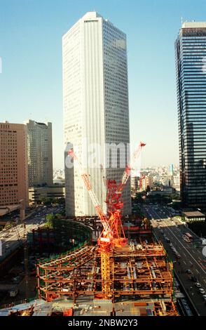 Earthquake-proof high-rise construction Construction-work on Skyscraper ...
