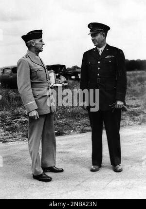 Commanding general, U.S. Army Forces Command, Gen. Andrew Poppas shakes ...